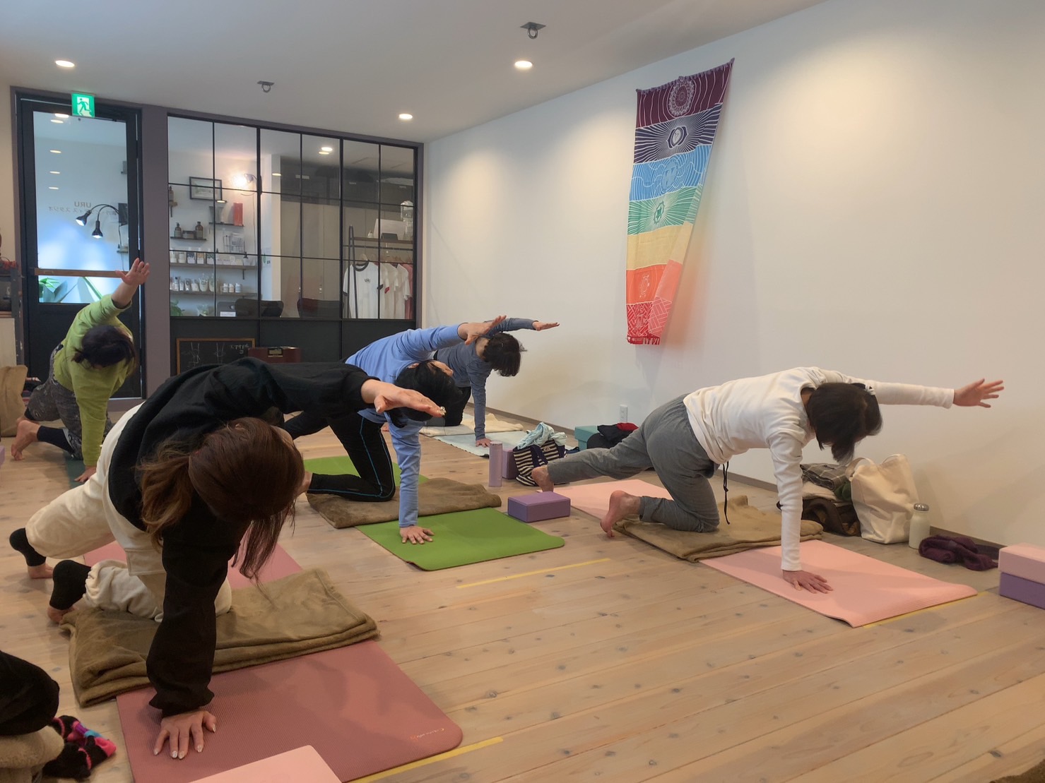 2月の予約受付開始 - URU YOGA